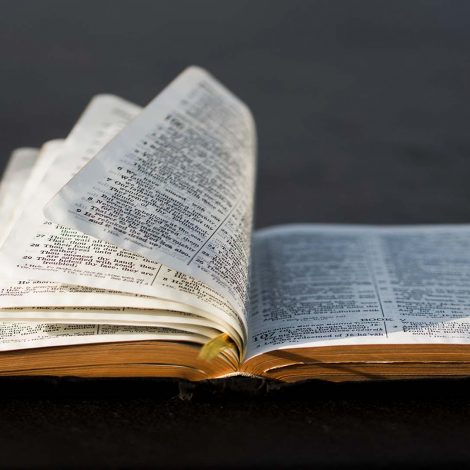 5 Types of Sermon Illustrations and How to Use Them
