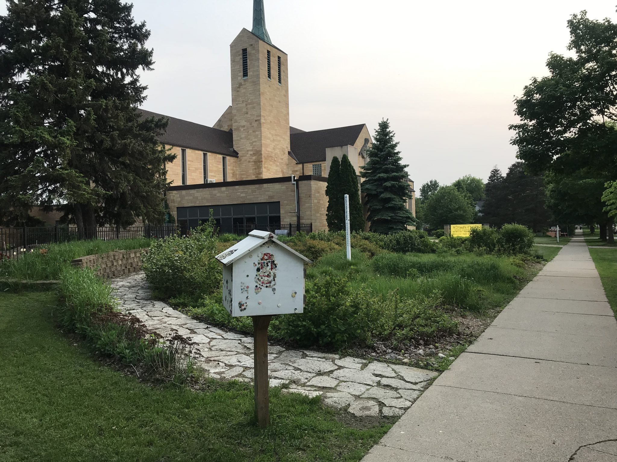 Come On In! 10 Tips for Welcoming Guests into Your Church Building