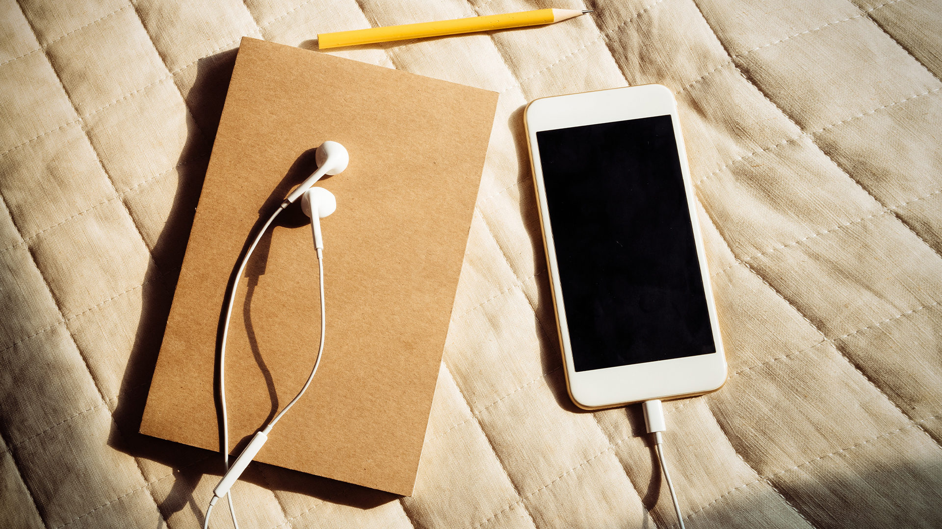 3 Reasons To Attend Church Without Your Phone - TGC Africa